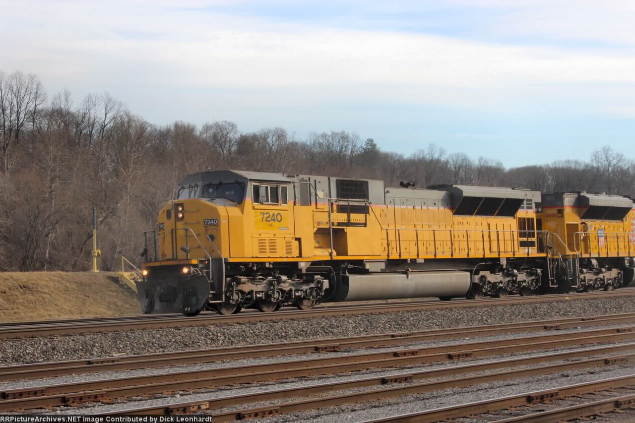 NS 7240